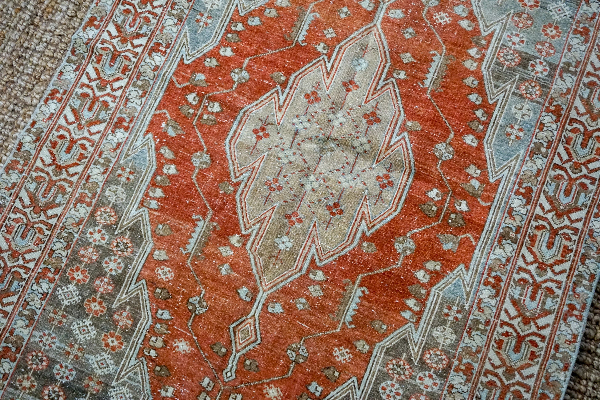 4’1 x 6’1 Classic Vintage Rug Muted Rust, Beige, Cream + Gray Carpet ...